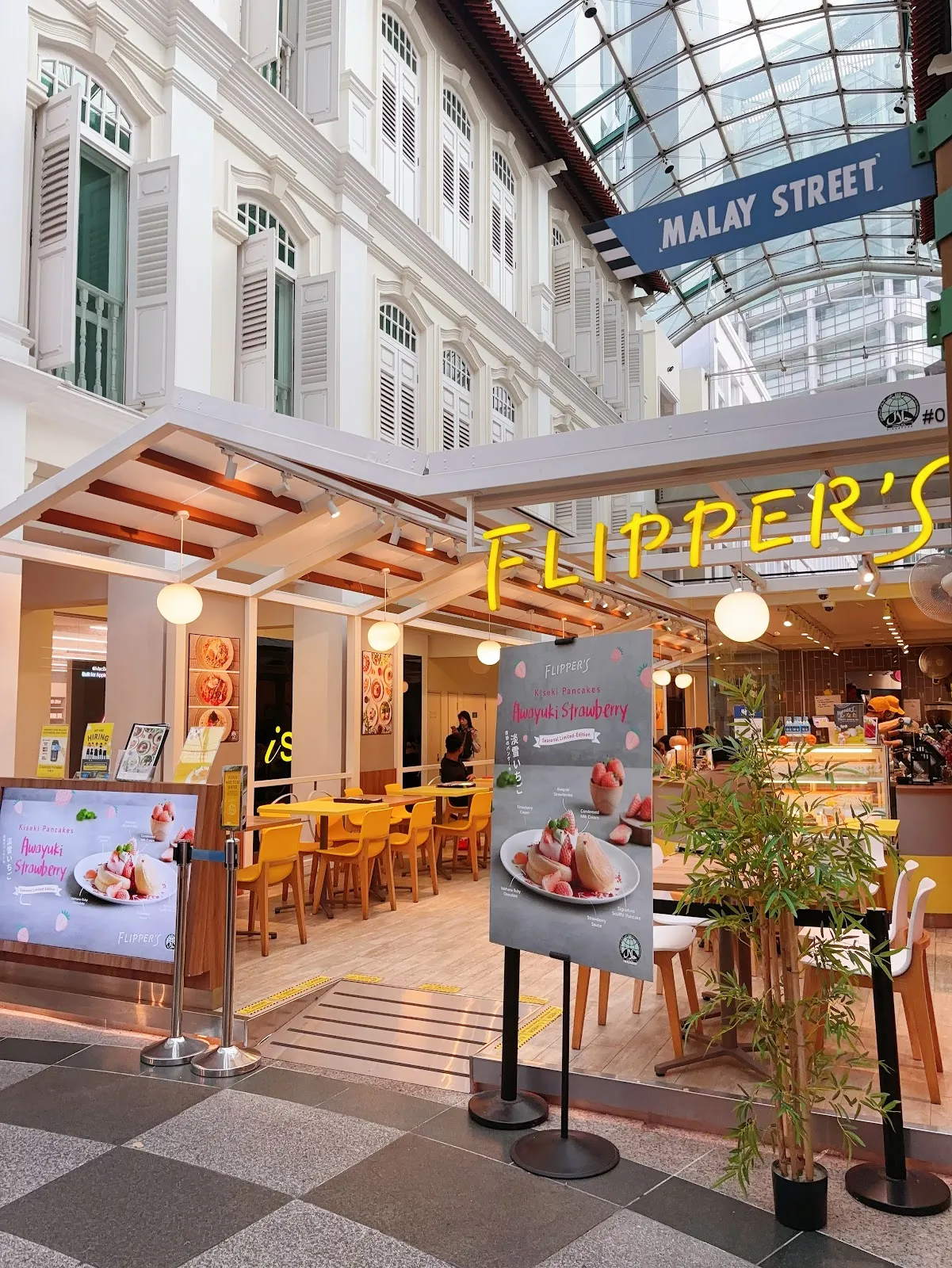 Flipper's bugis junction, Restoran Halal di Singapore | Have Halal Will ...