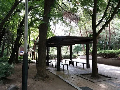 Cheongdam Park, Halal-Friendly Things to Do in Seoul | Have Halal Will ...