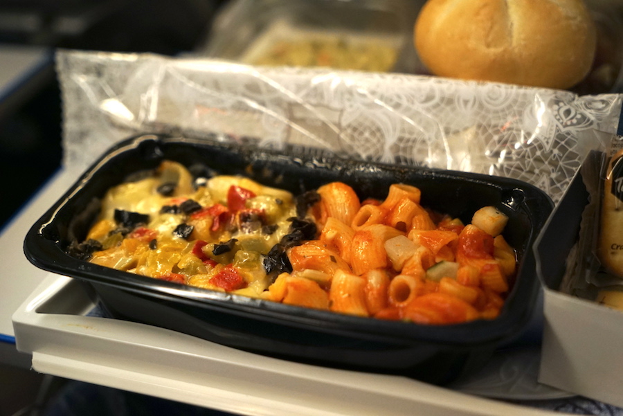 KLM Serves Halal Meals On Selected Routes (Perfect For Muslim Travellers!)