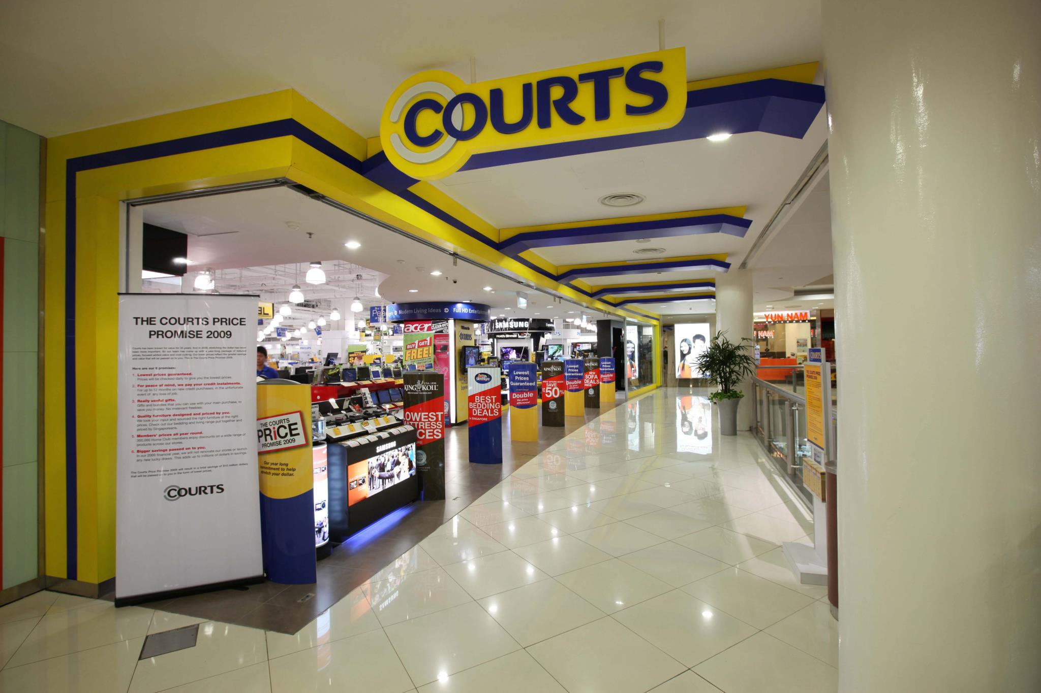 Courts To Replace Robinsons At Orchard Road, Largest Outlet In Singapore