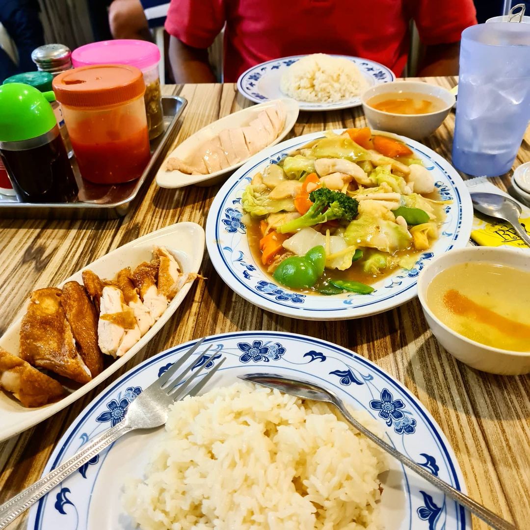 7 Eateries In SG To Savour Hot & Comforting Food Perfect For Rainy Season