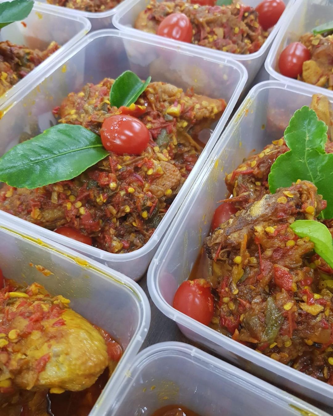 10 Halal Tingkat Deliveries In Singapore For Your Iftar This Ramadan